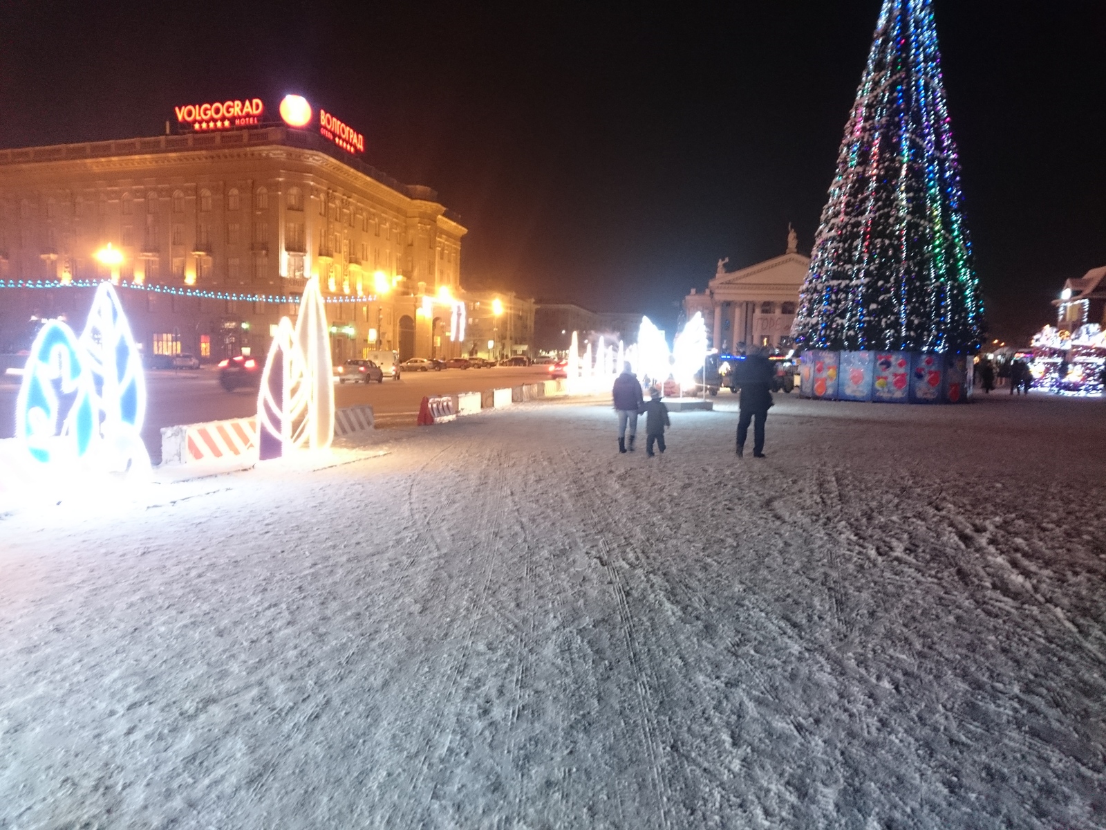 Главная Елка Волгограда 2019 | Пикабу